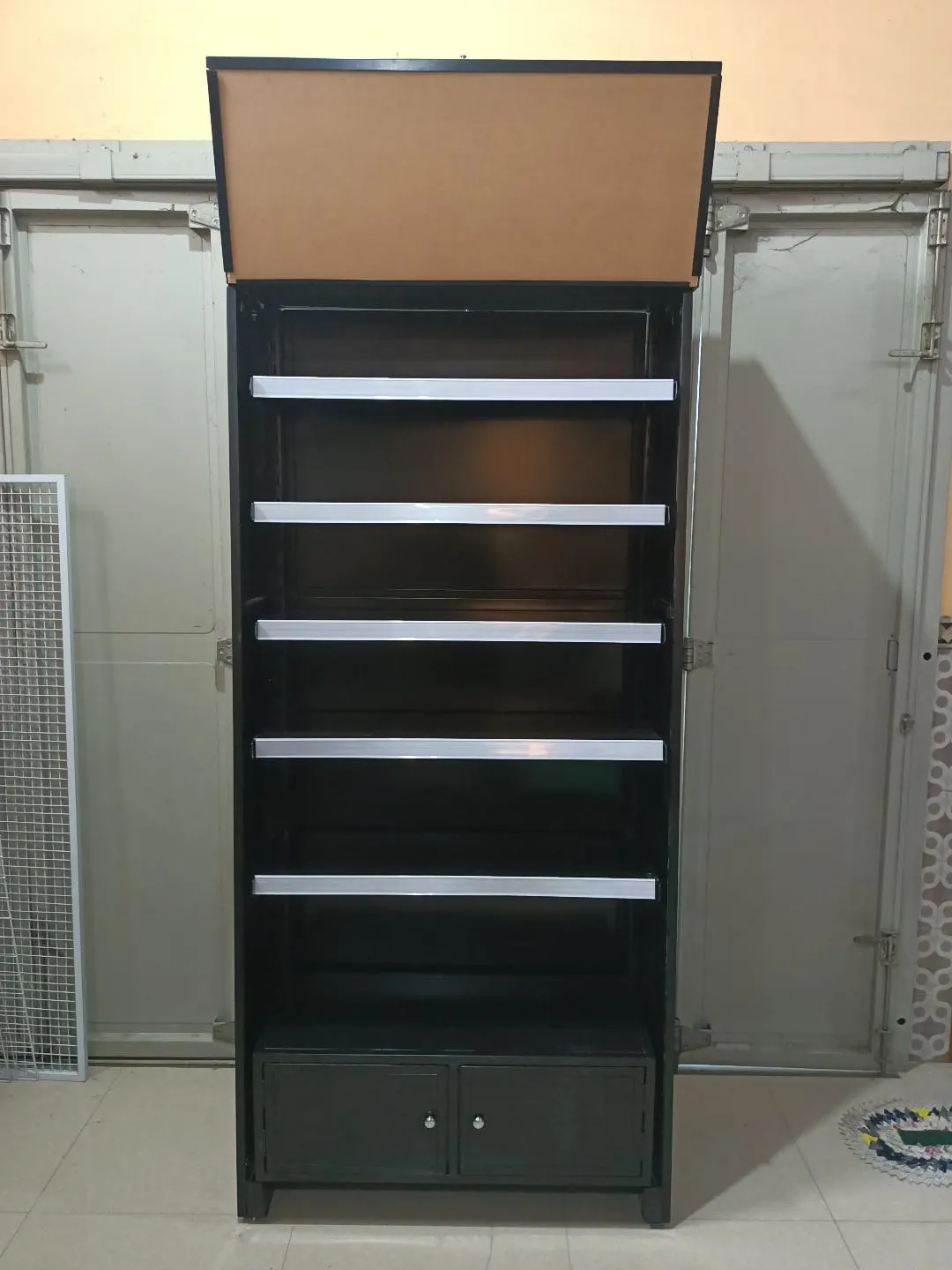 Jual rak rokok Hitam | Artikel | Rak Supermarket