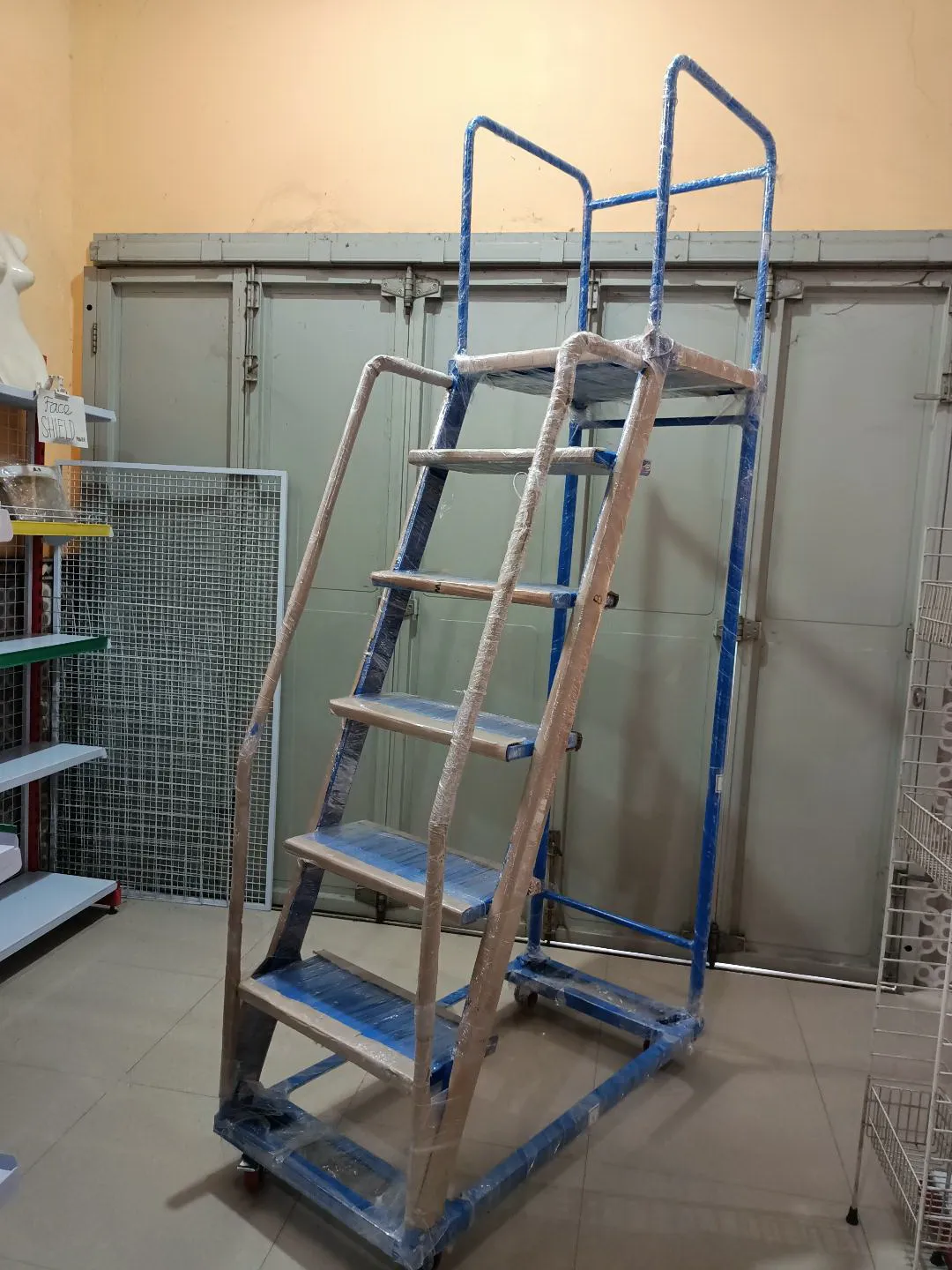 Tangga dorong Knocdown | Artikel | Rak Supermarket