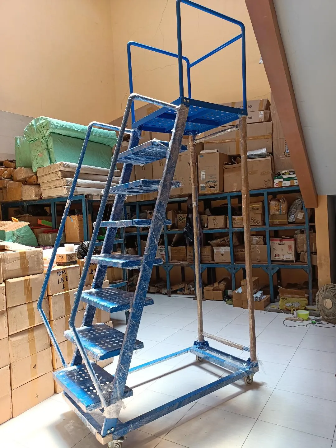 Tangga Dorong Supermarket dan gudang | Artikel | Rak Supermarket
